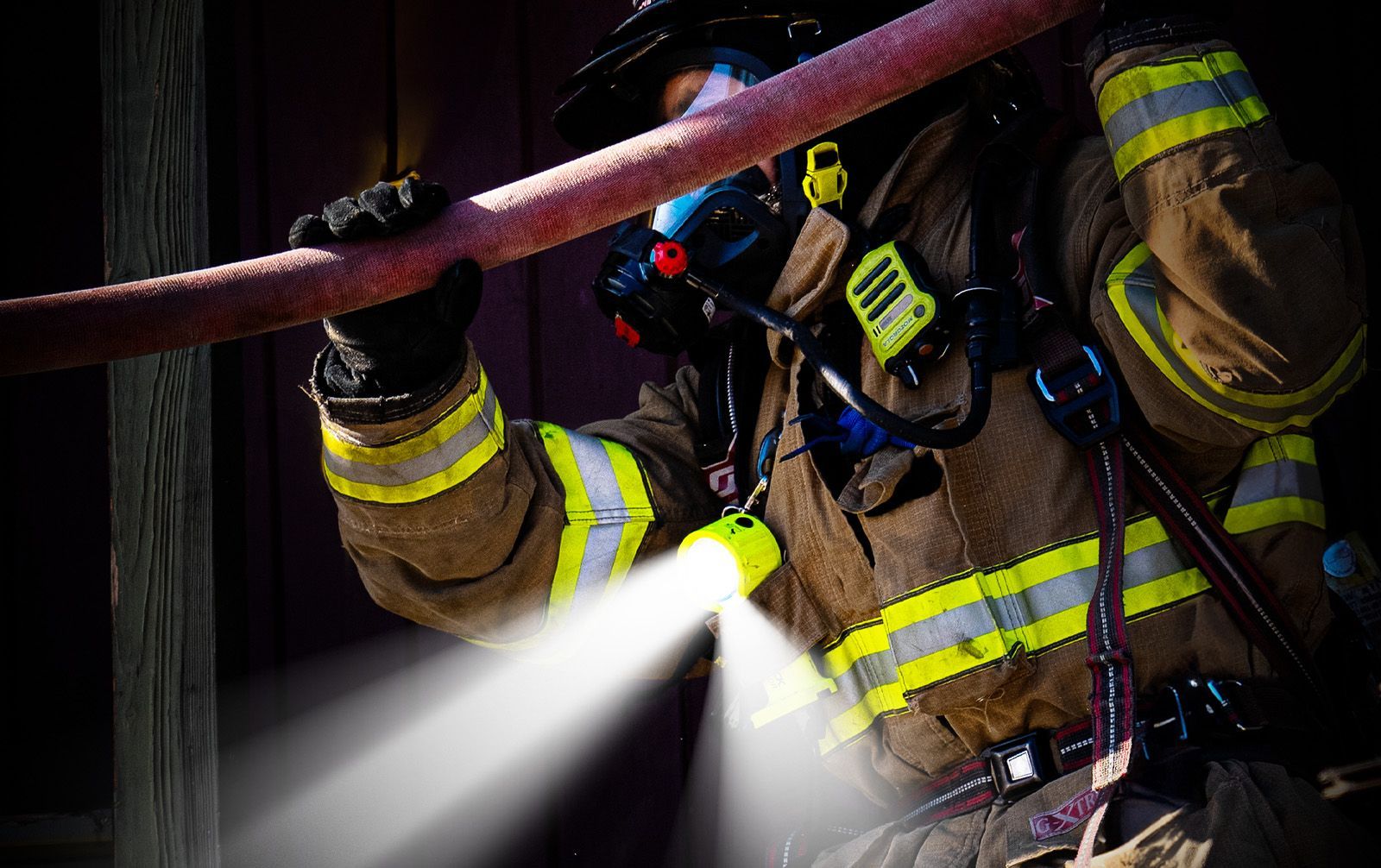 Nightstick Launches High Lumen Dual-Light Angle Light: INTRANT® DUO ...
