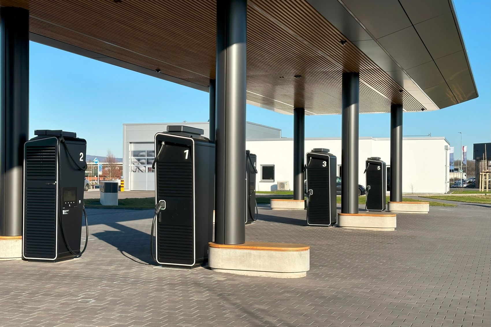 SiC Power Stack custom configured: new evaluation kit shortens time-to ...